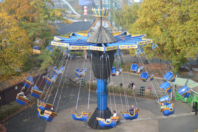 Flying Dutchman | Drayton Manor | UK Theme Park Spy