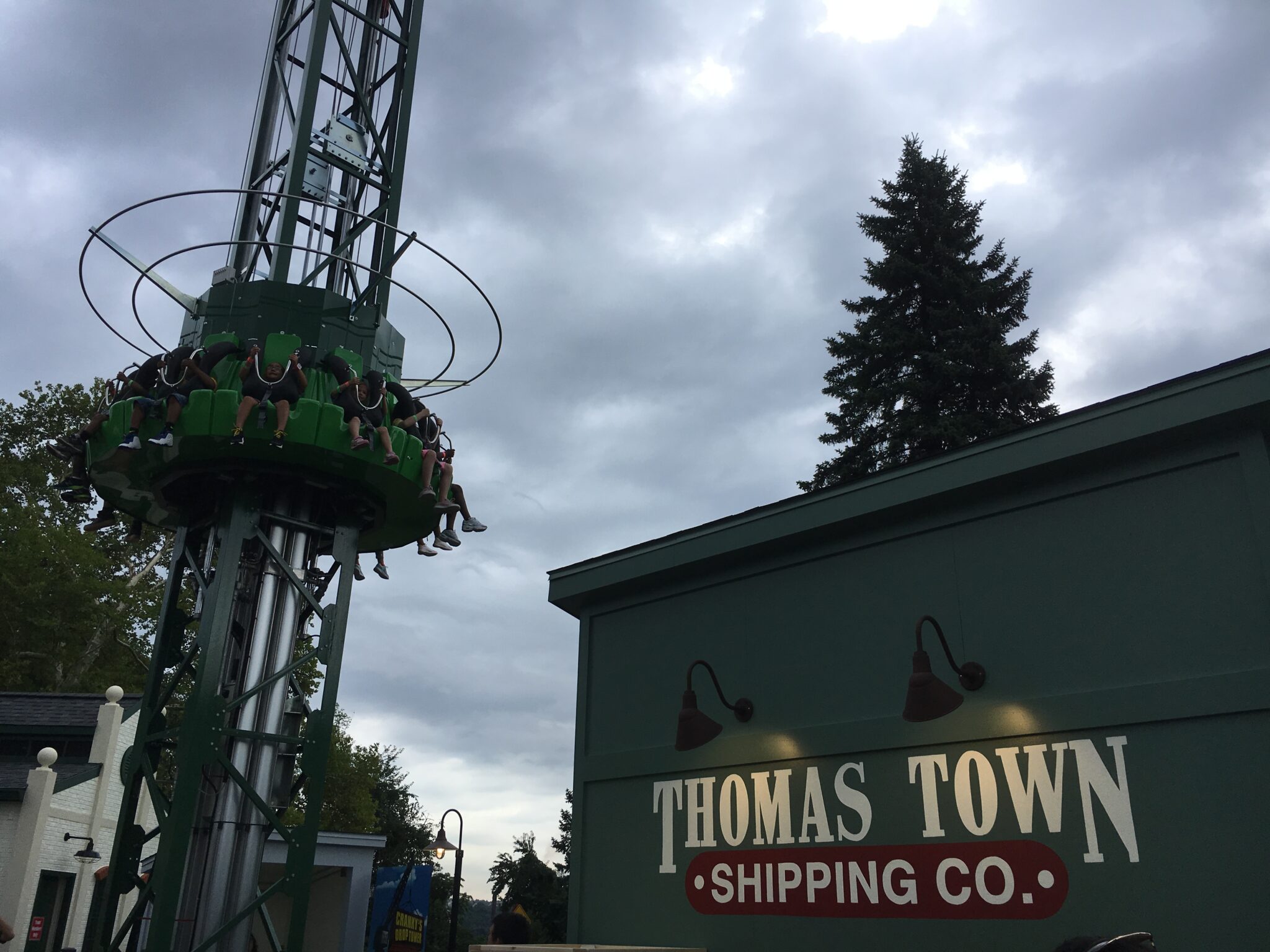 Cranky’s Drop Tower | Drayton Manor | UK Theme Park Spy