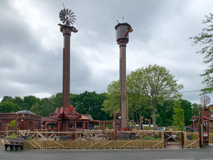 Windmill Towers | Paultons Park | UK Theme Park Spy