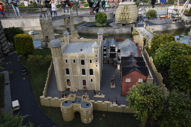 In Pictures: Discover Amazing Lego Model Scenes from Around the World ...
