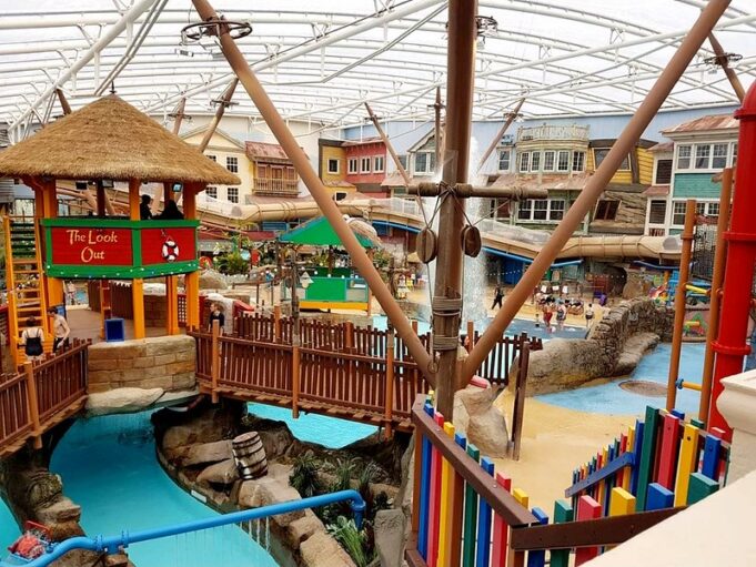 Alton Towers Water Park: Splash-tastic Fun for All!