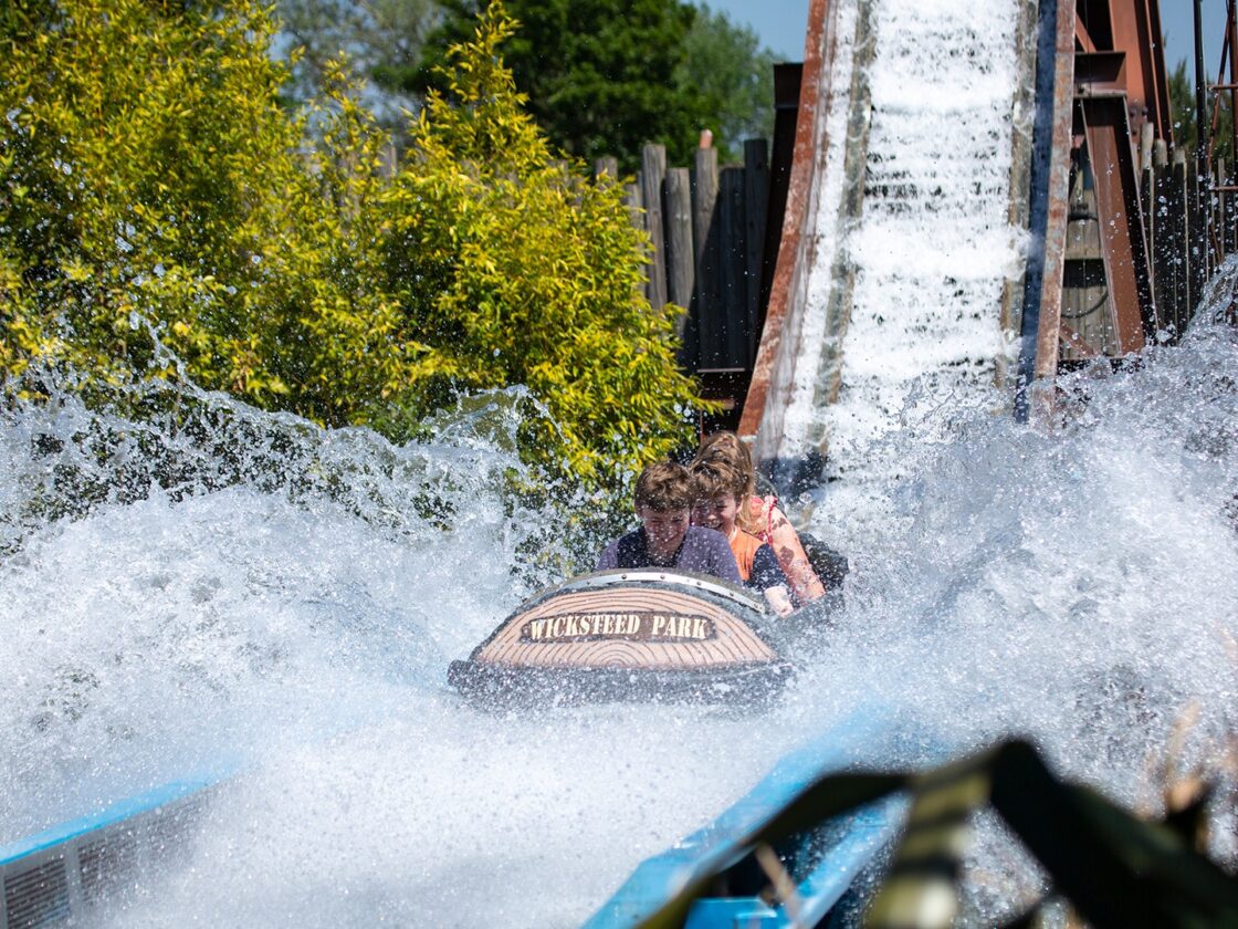 Wicksteed Park Visitor Guide: Rides, Tickets & Family Tips