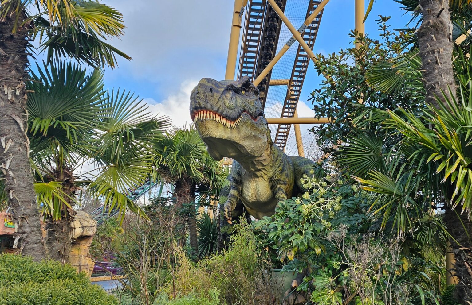 New Dinosaurs Alert! Lost Kingdom Gets a Prehistoric Glow-Up at ...